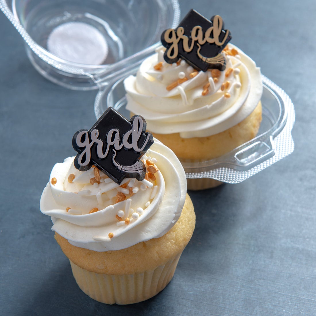 Classic Graduation Cap Cupcake Favor | The Sugar Bakery